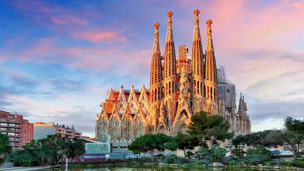 Cheap Business Class Flights to Barcelona - First-Class.com